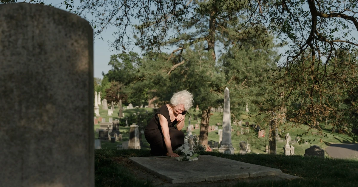 Dreams Of Deceased Parents - Understanding The Afterlife